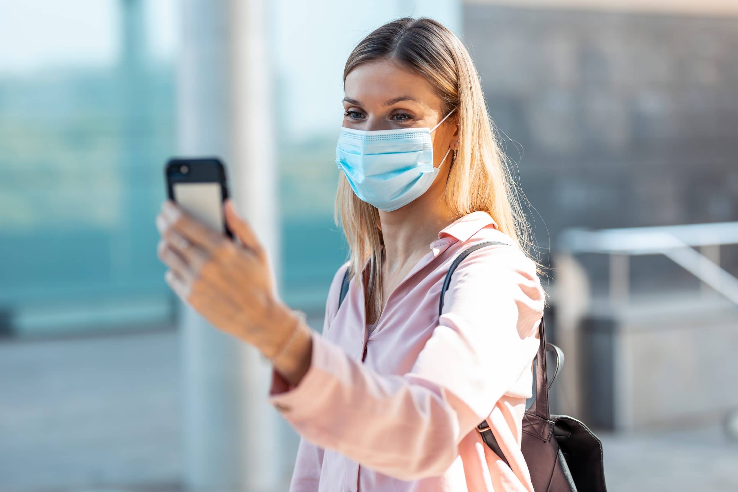 5 Tips to Prevent Face-Mask Skin Problems